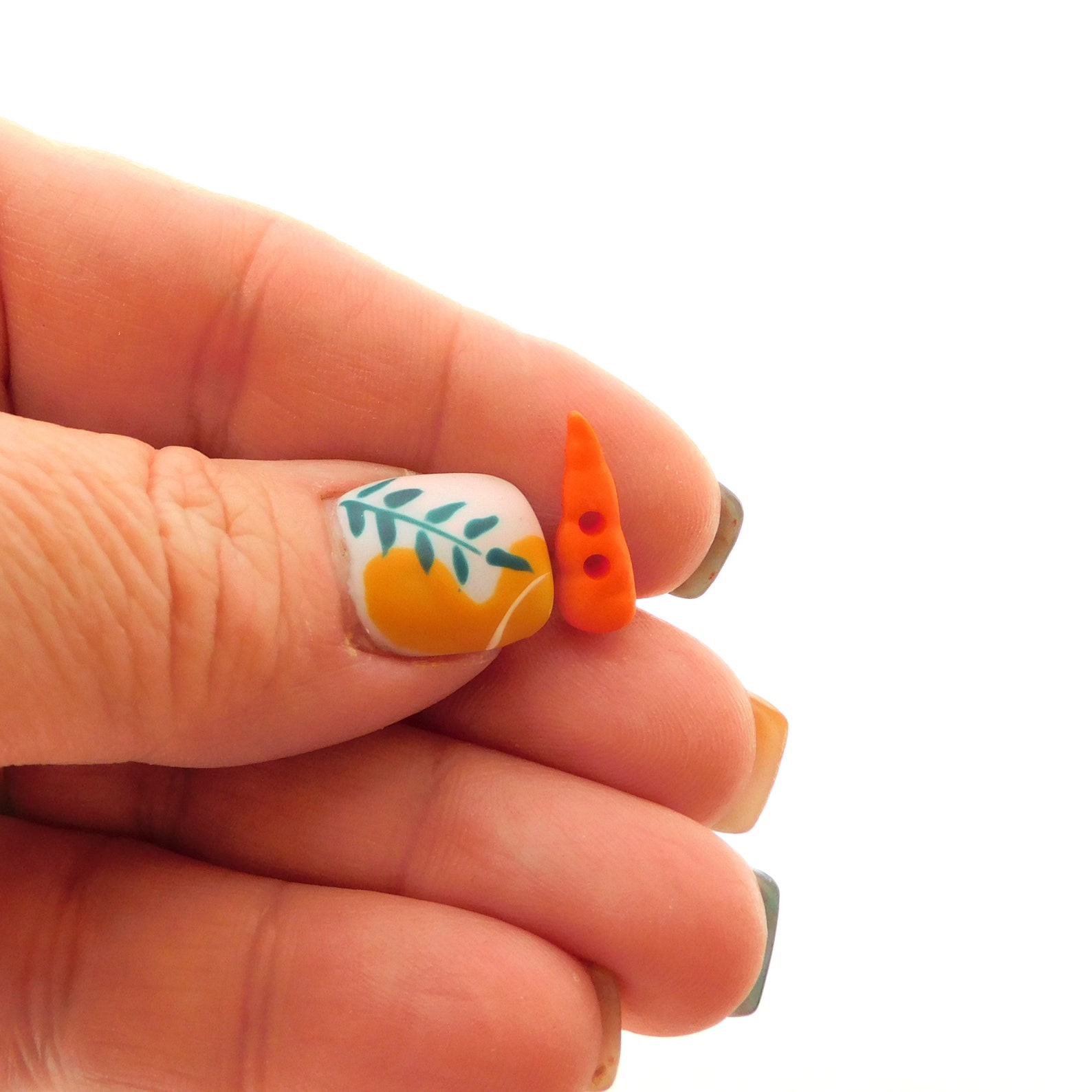 Tiny Sew Thru Carrot Buttons by Buttons Galore / Vegetable Craft ...