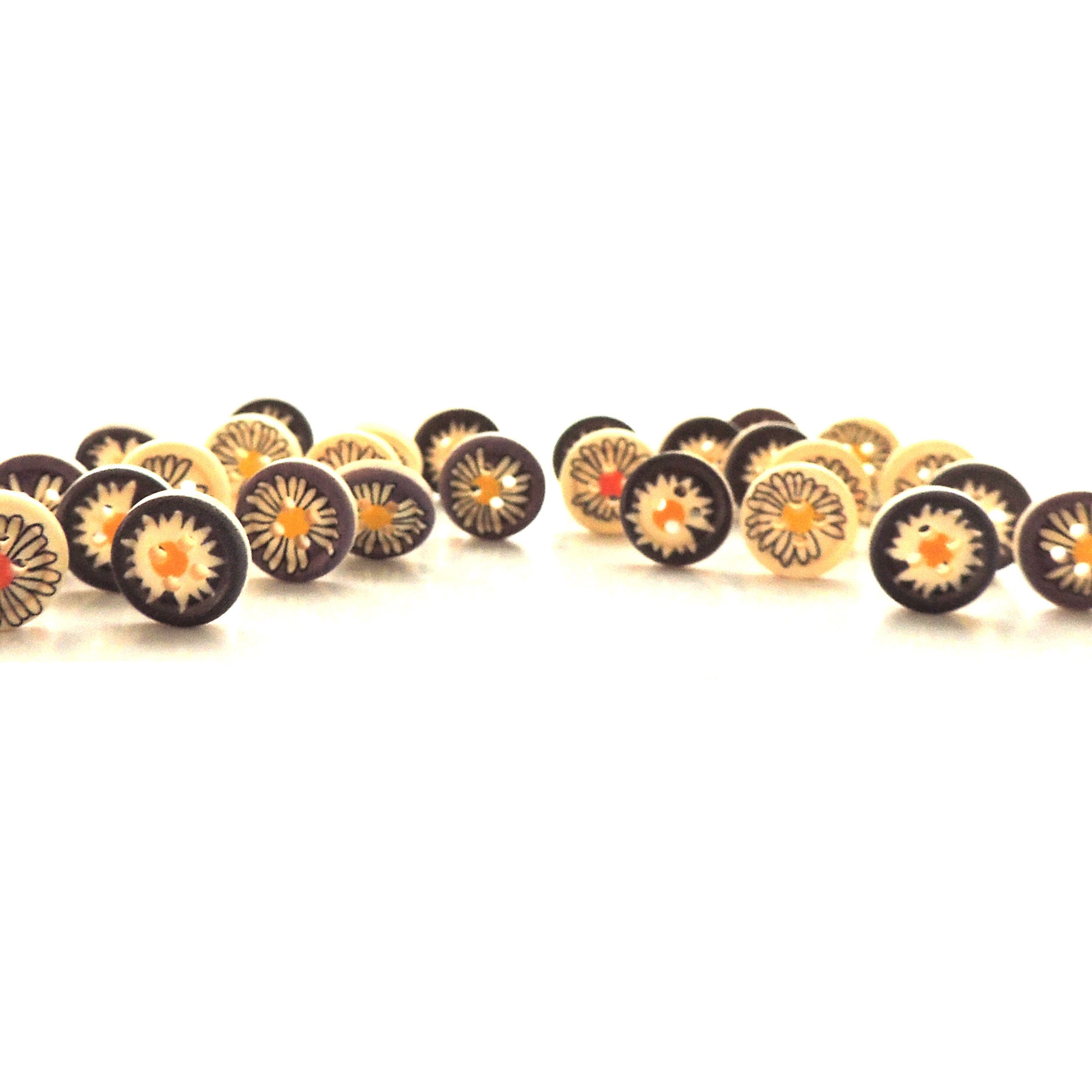 Round Wood Daisy Buttons: Sewing Scrapbook Embellishments (10pc) - Etsy