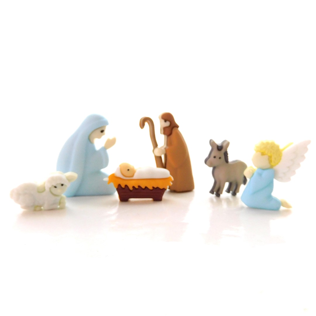 Nativity Scene Buttons by Buttons Galore // Holy Family Christmas Craft ...
