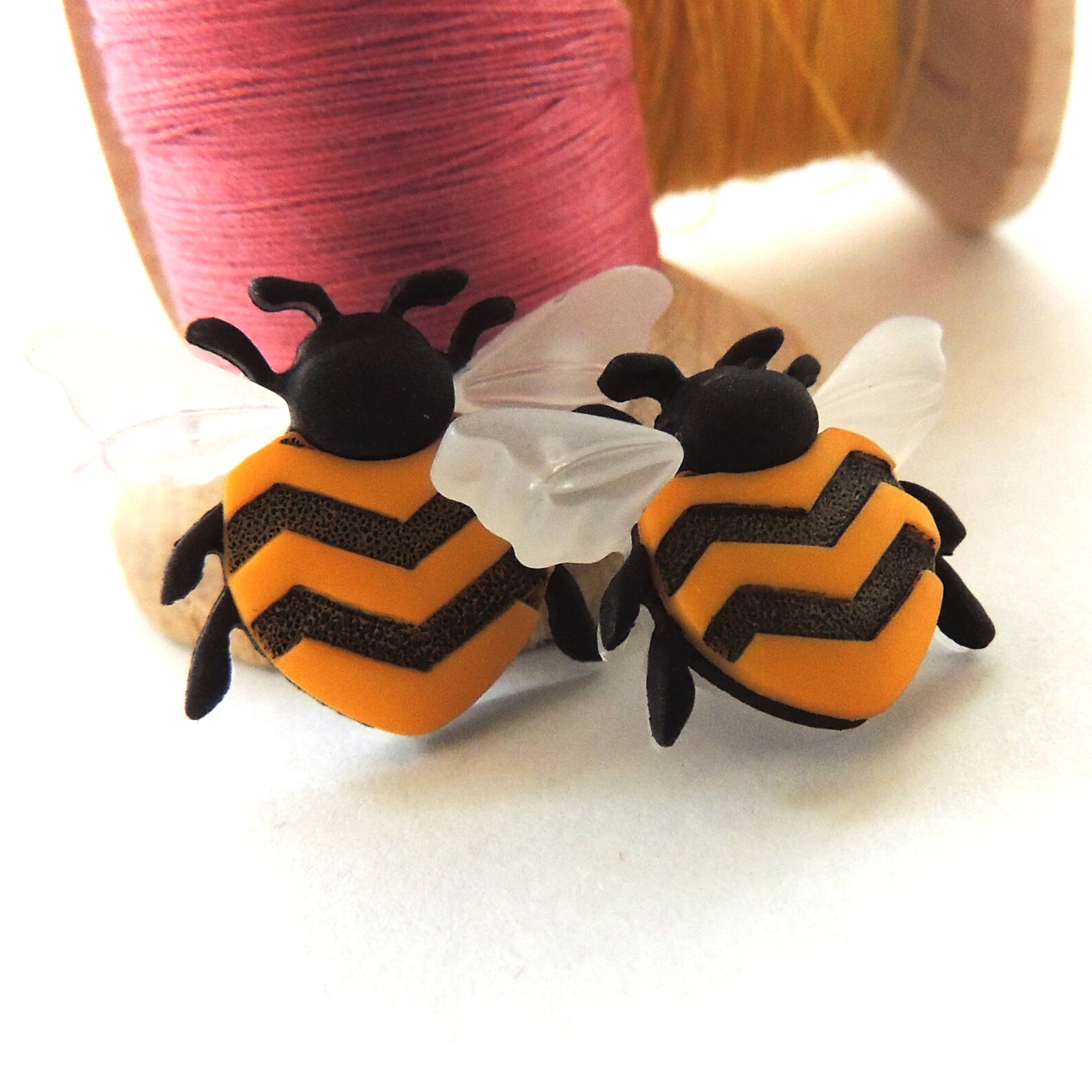 Bee Buttons by Dress It Up // Novelty Sewing Scrapbooking | Etsy