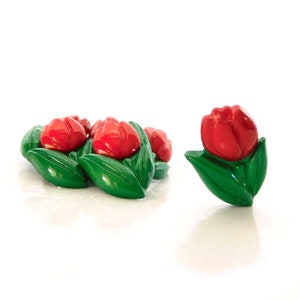 Red Tulip Buttons by Buttons Galore // Flower Embellishments -- Set of ...