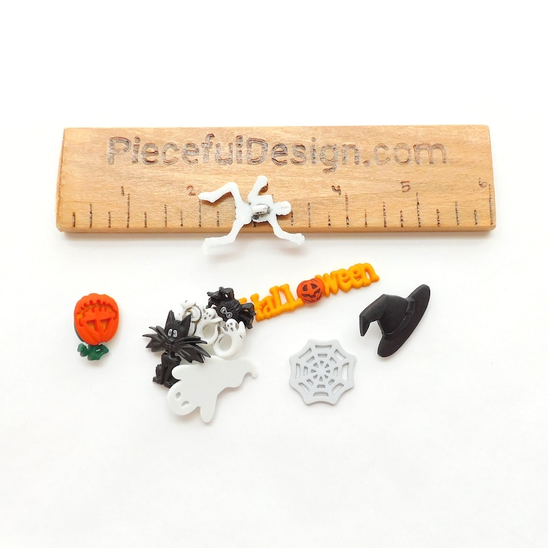 Spooktacular Buttons by Dress It up / Novelty Halloween - Etsy