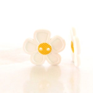 Large Sew Through Daisy Buttons by Dill / Flower Embellishments - Set ...