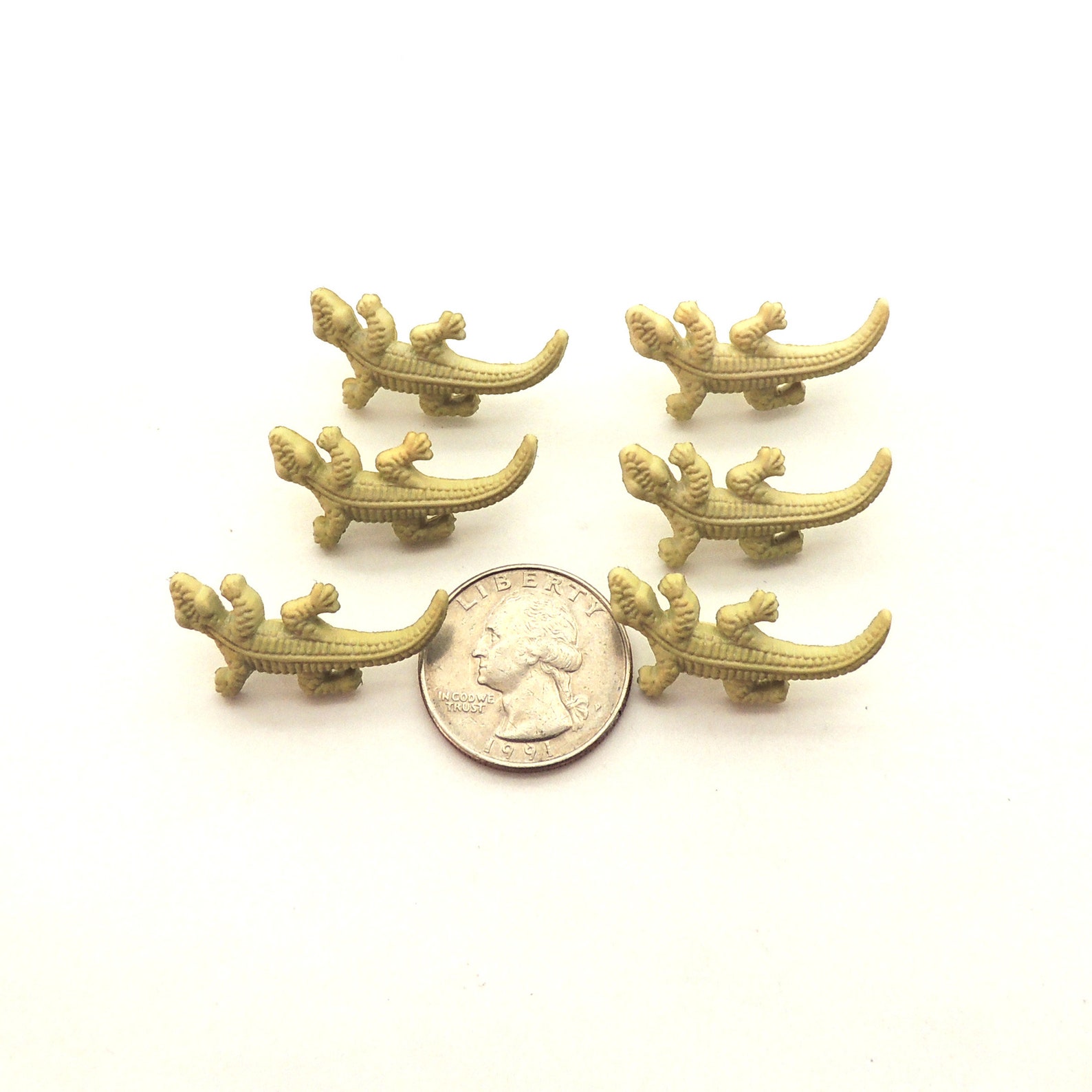 Lizard Buttons - Buttons Galore / Novelty Sewing Scrapbooking Animal ...