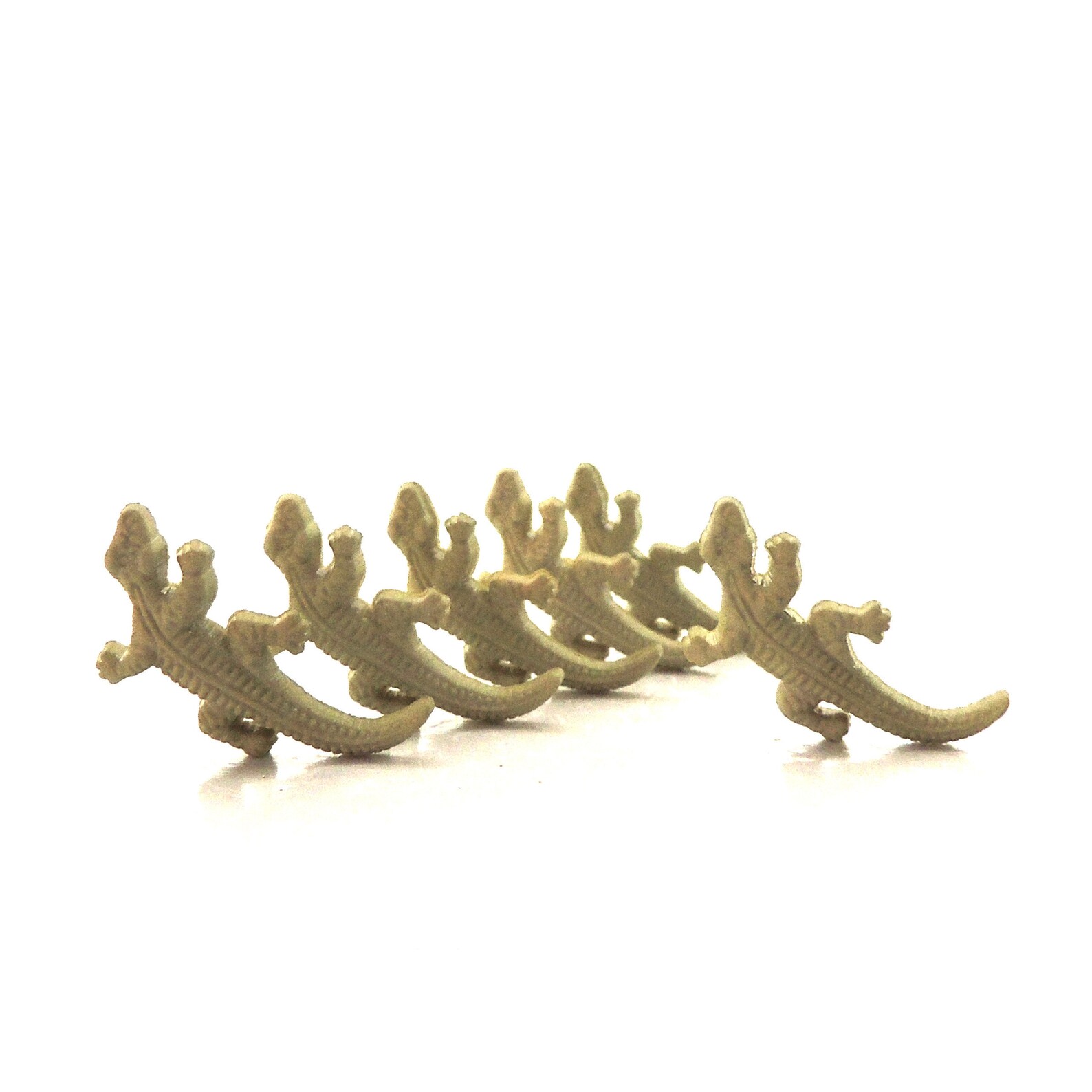 Lizard Buttons - Buttons Galore / Novelty Sewing Scrapbooking Animal ...