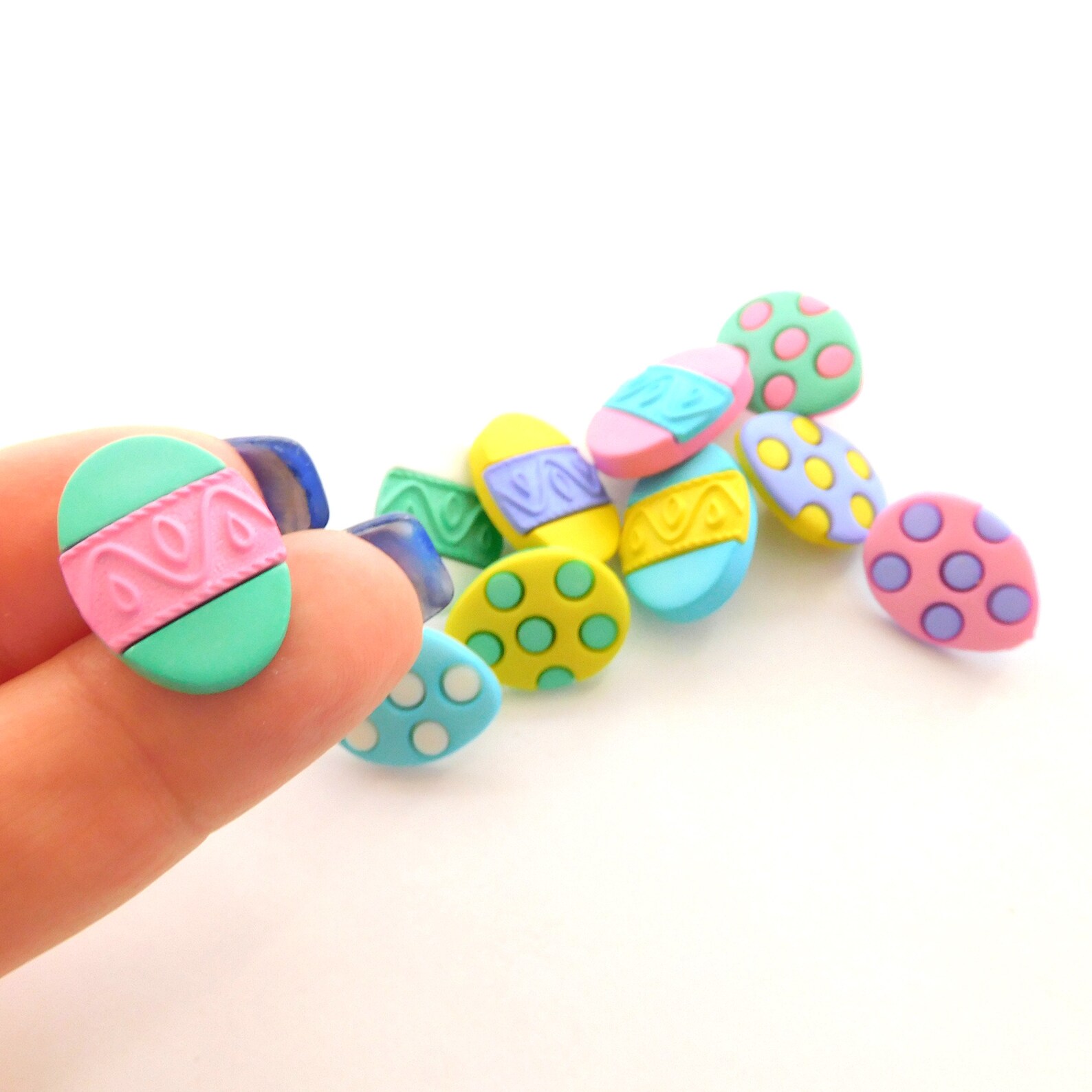 Painted Eggs Buttons by Dress It up // Easter Decorations - Etsy