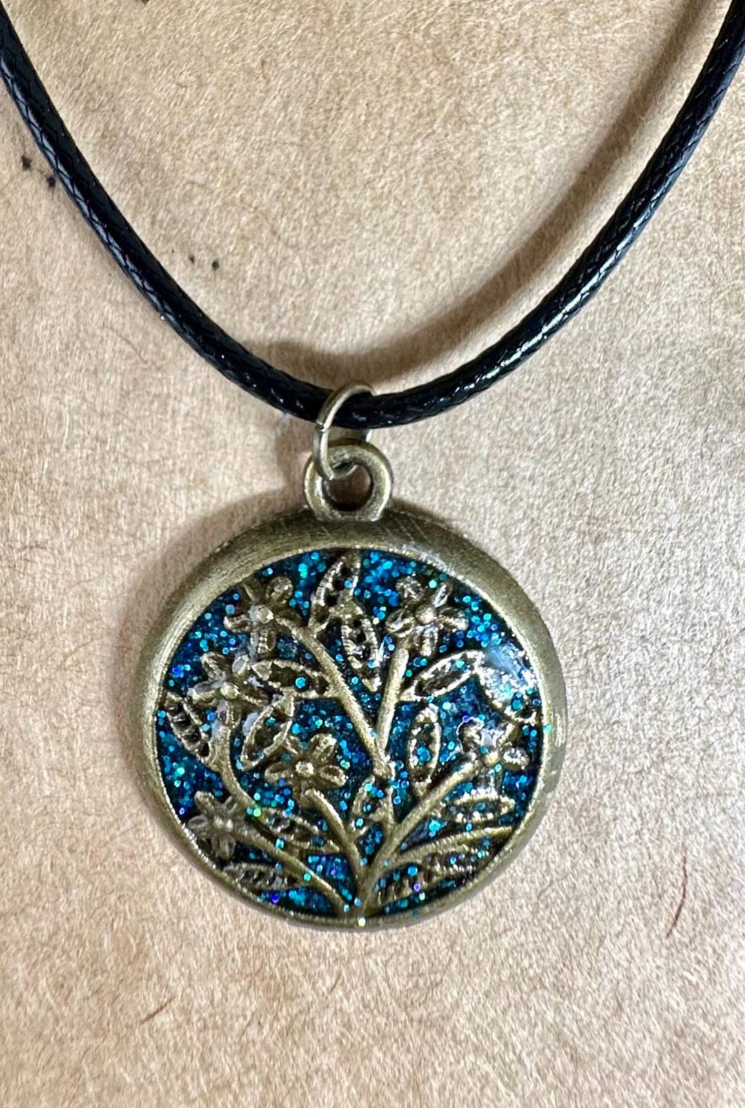 Holographic Color Shift Little Flowers Necklace - Blue - Etsy