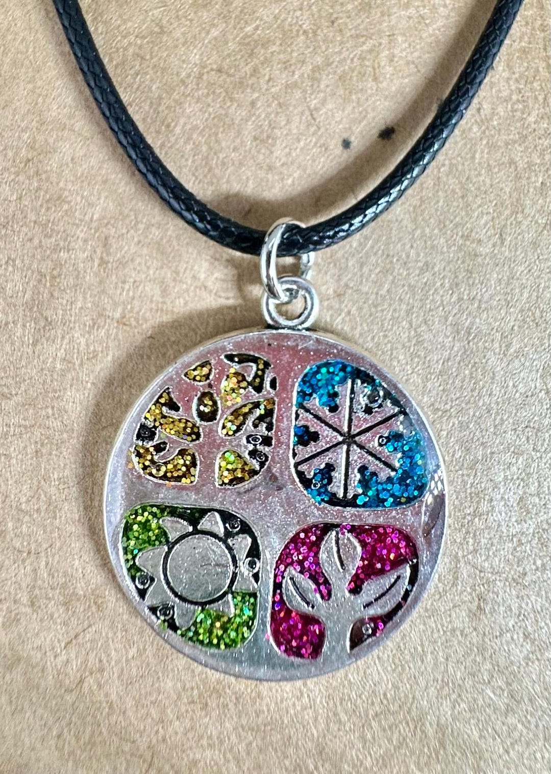Holographic Color Shift Four Seasons Necklace - Rainbow - Etsy