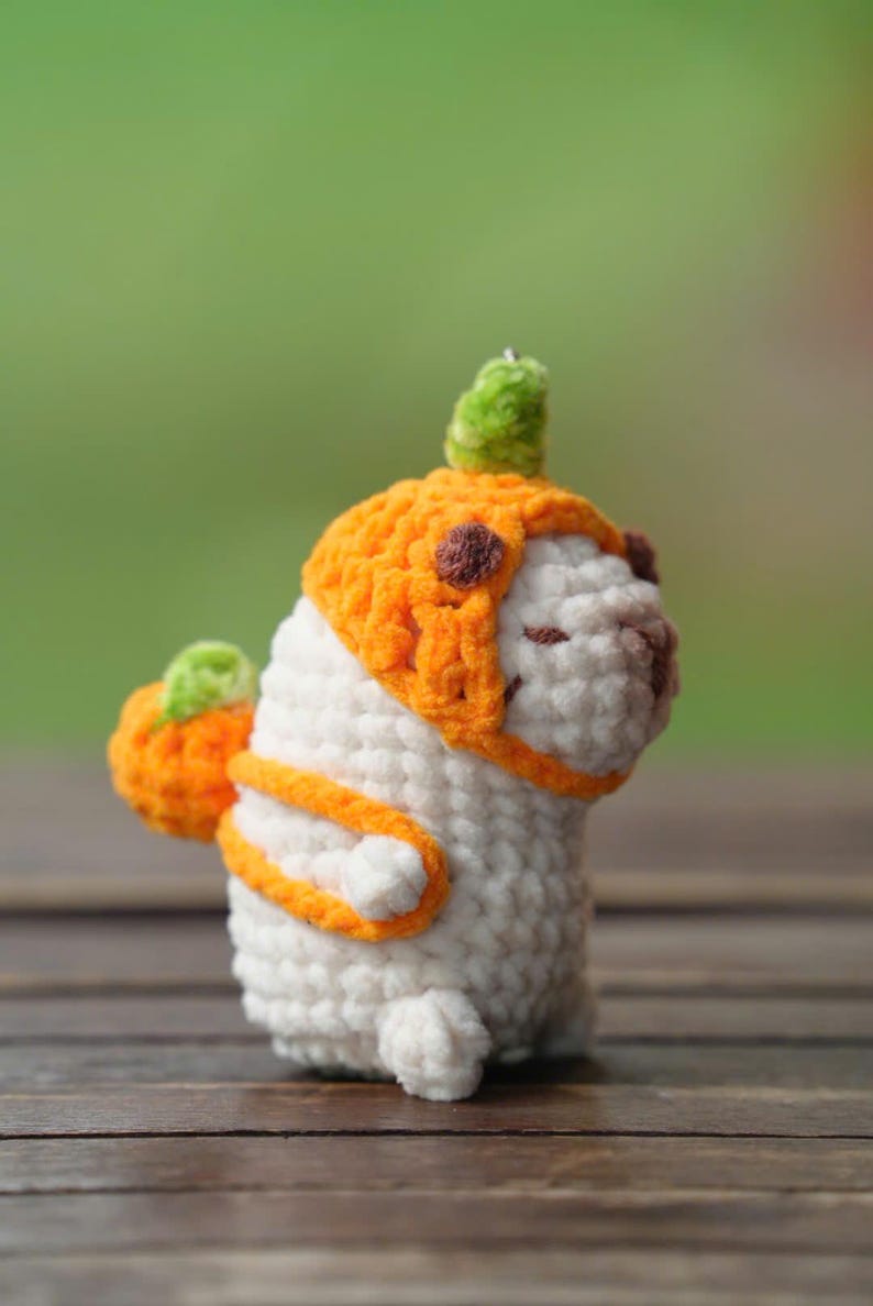 Cuashop - Adorable Capybara Keychain – Handmade Crochet Charm - Etsy