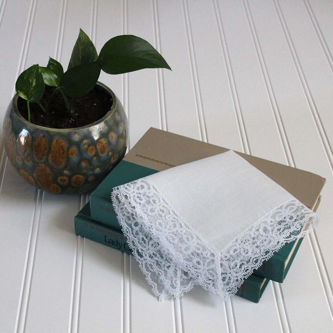 Vintage Handkerchief in White With Lace Border - Etsy