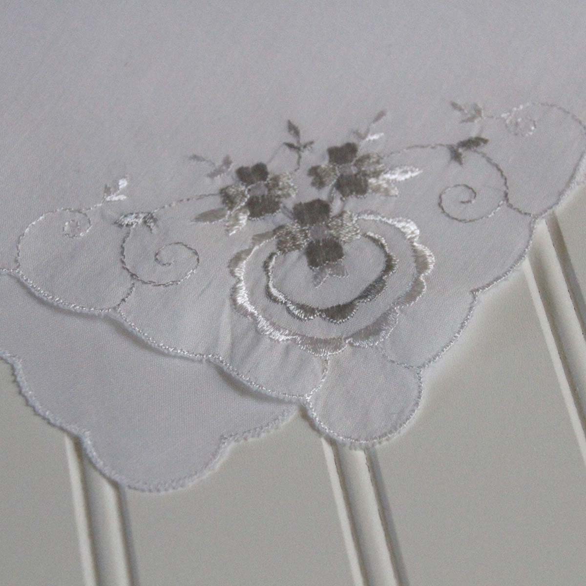 Vintage Handkerchief in White With Embroidered Floral Design - Etsy