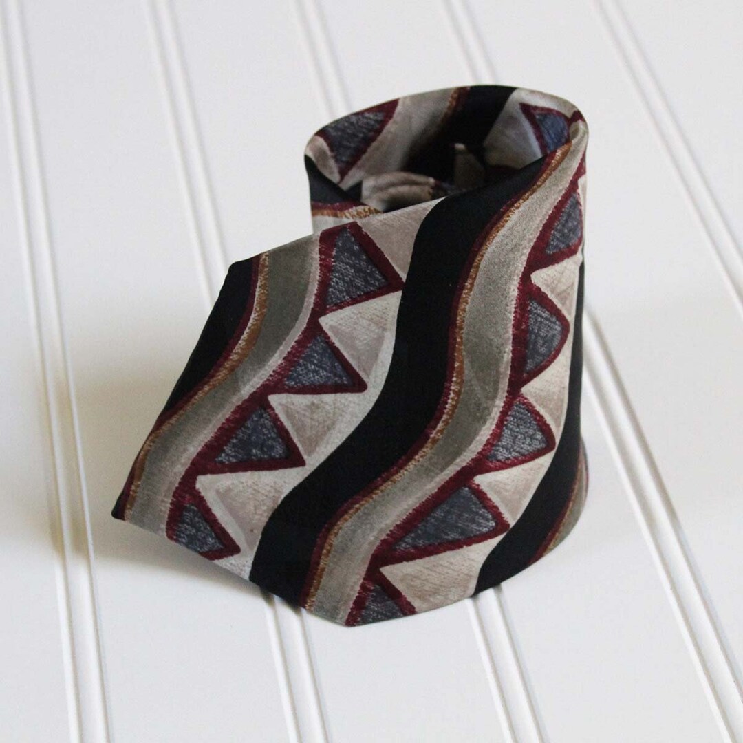 Vintage Men's Necktie - Wavy Striped Design - Wide Tie - Black, Grey ...