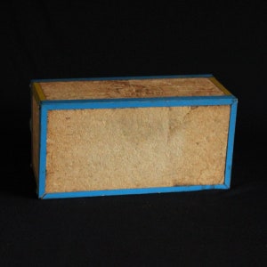 Vintage Le' Angler Bait Bed - Fiberboard and Metal Bait Box - Fishing ...