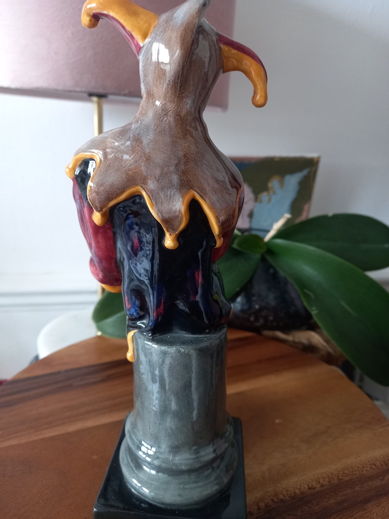 Royal Doulton Figurine jester, Number 2016. - Etsy