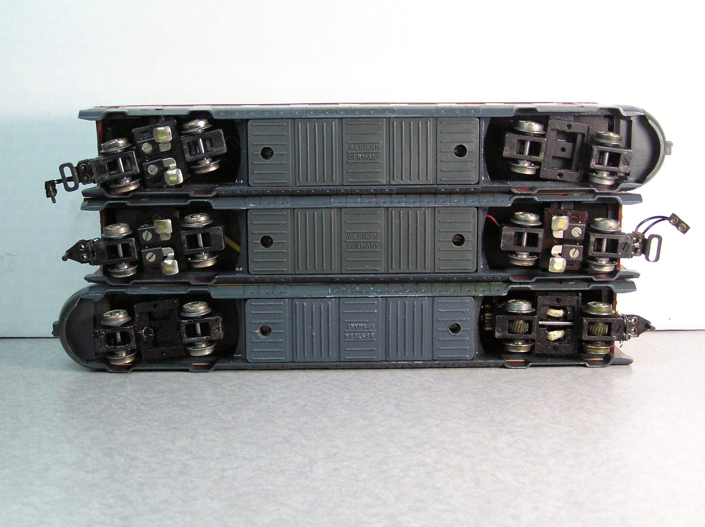 Model Train 3 Piece German Diesel Railcar Set Trix Express HO/H0 Scale ...