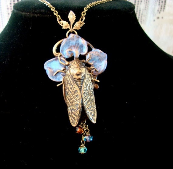 Cicada Bug, Exclusive Design Iridescent Leaf Pendant, VICTORIAN BUG ...