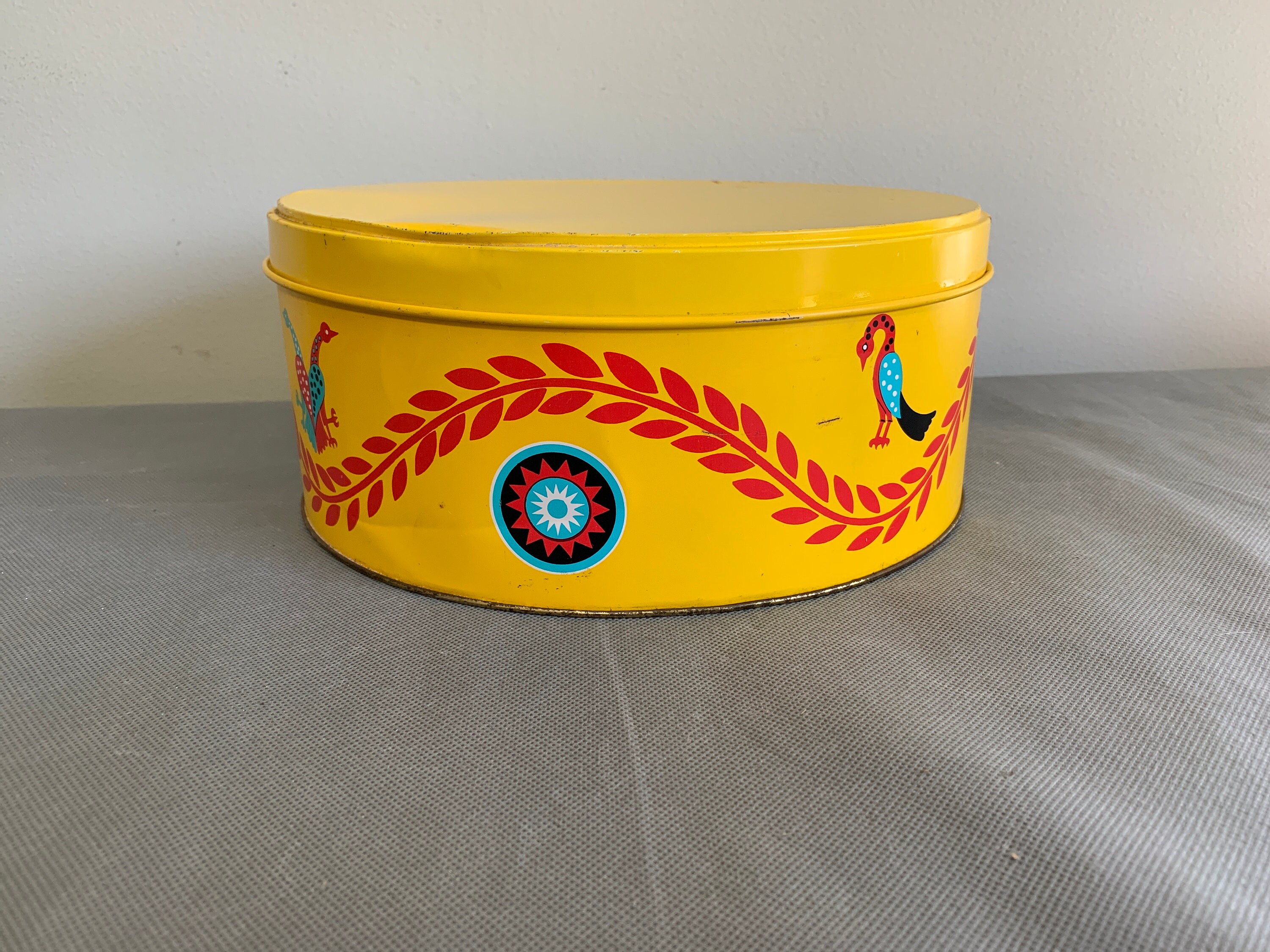 Vintage Pretzel Tin in Bright Yellow With Folky Pennsylvania Dutch ...