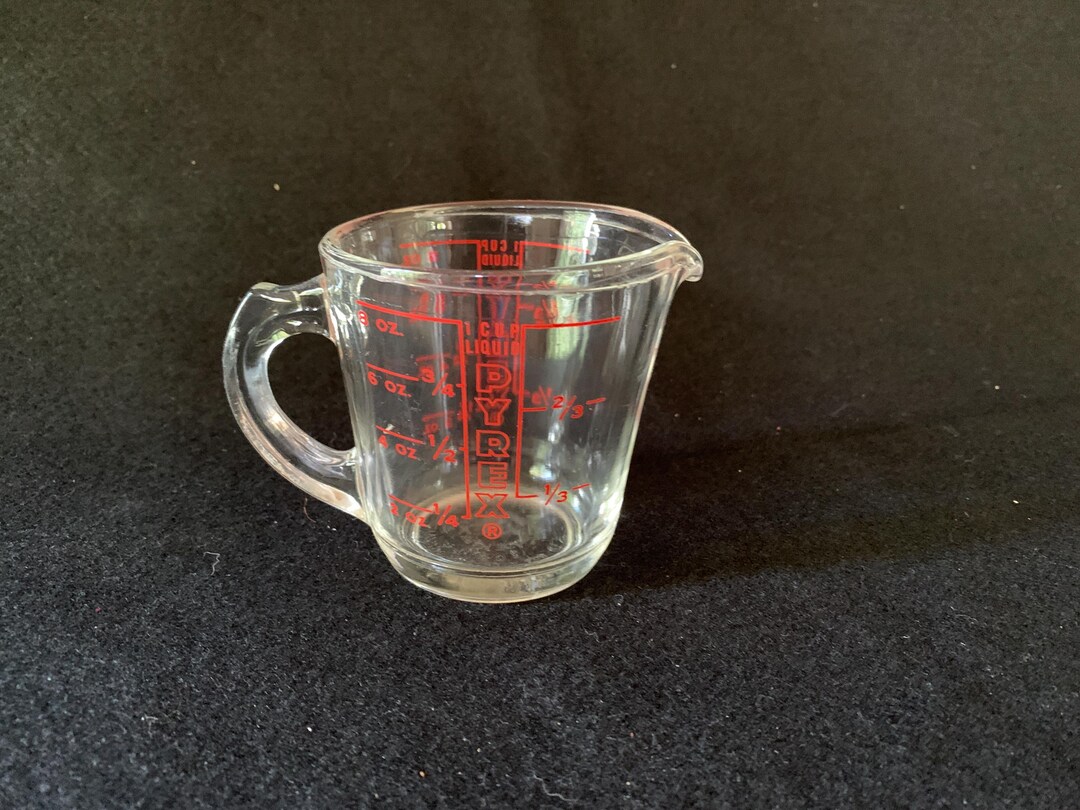 Vintage Pyrex 1 Cup Measuring Cup - Heavy Glass - Closed Handle - With ...