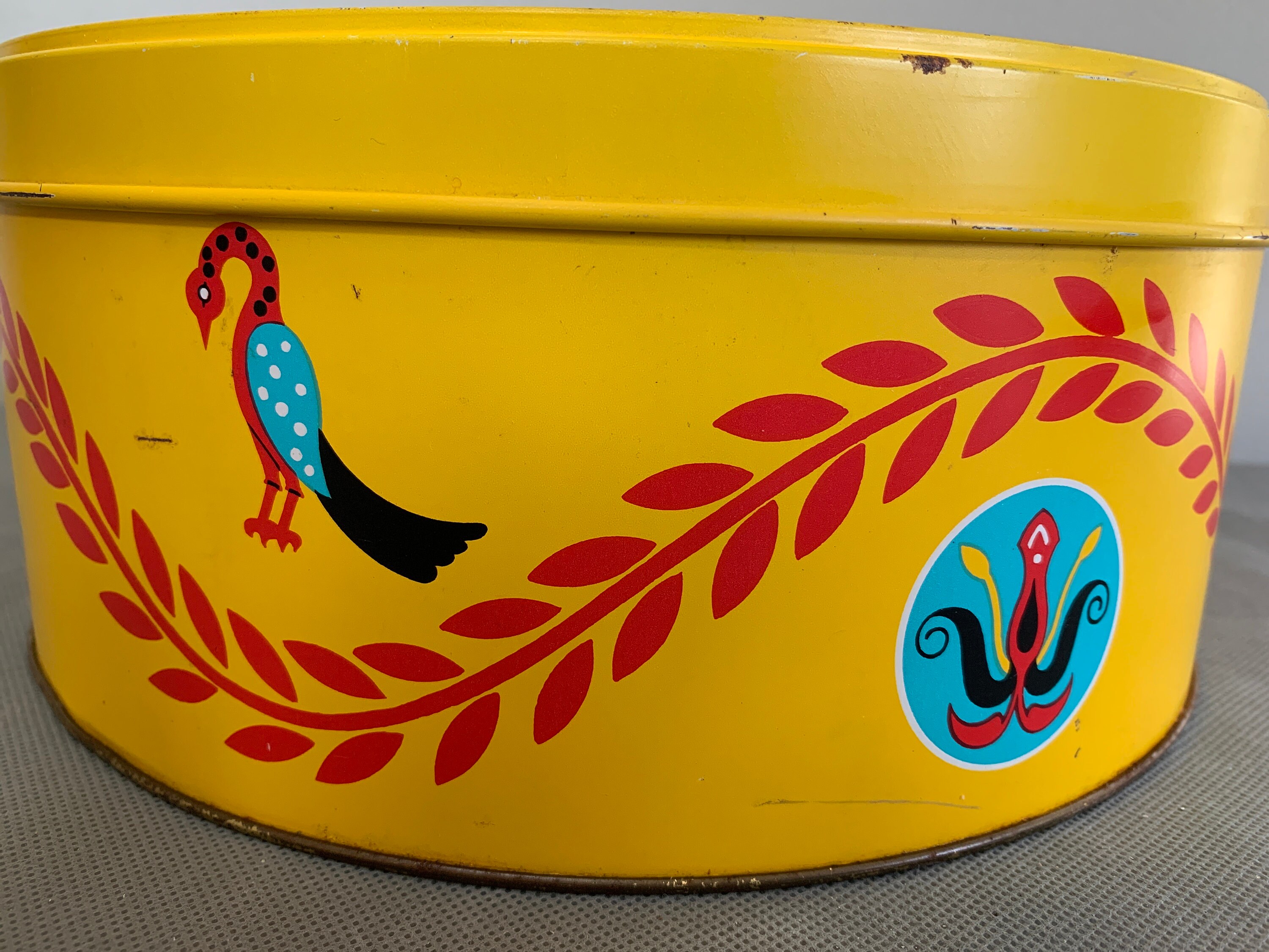 Vintage Pretzel Tin in Bright Yellow With Folky Pennsylvania Dutch ...