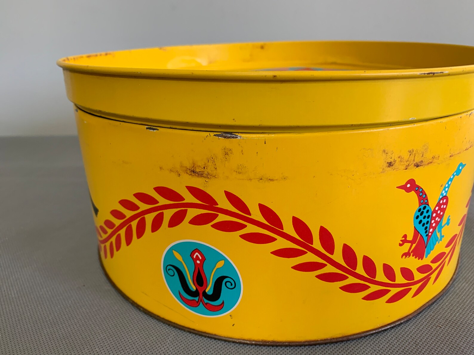 Vintage Pretzel Tin in Bright Yellow With Folky Pennsylvania Dutch ...