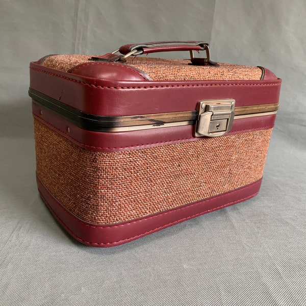 Vintage Train Case - Etsy