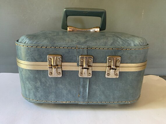 Turquoise train case with blue interior - Gem