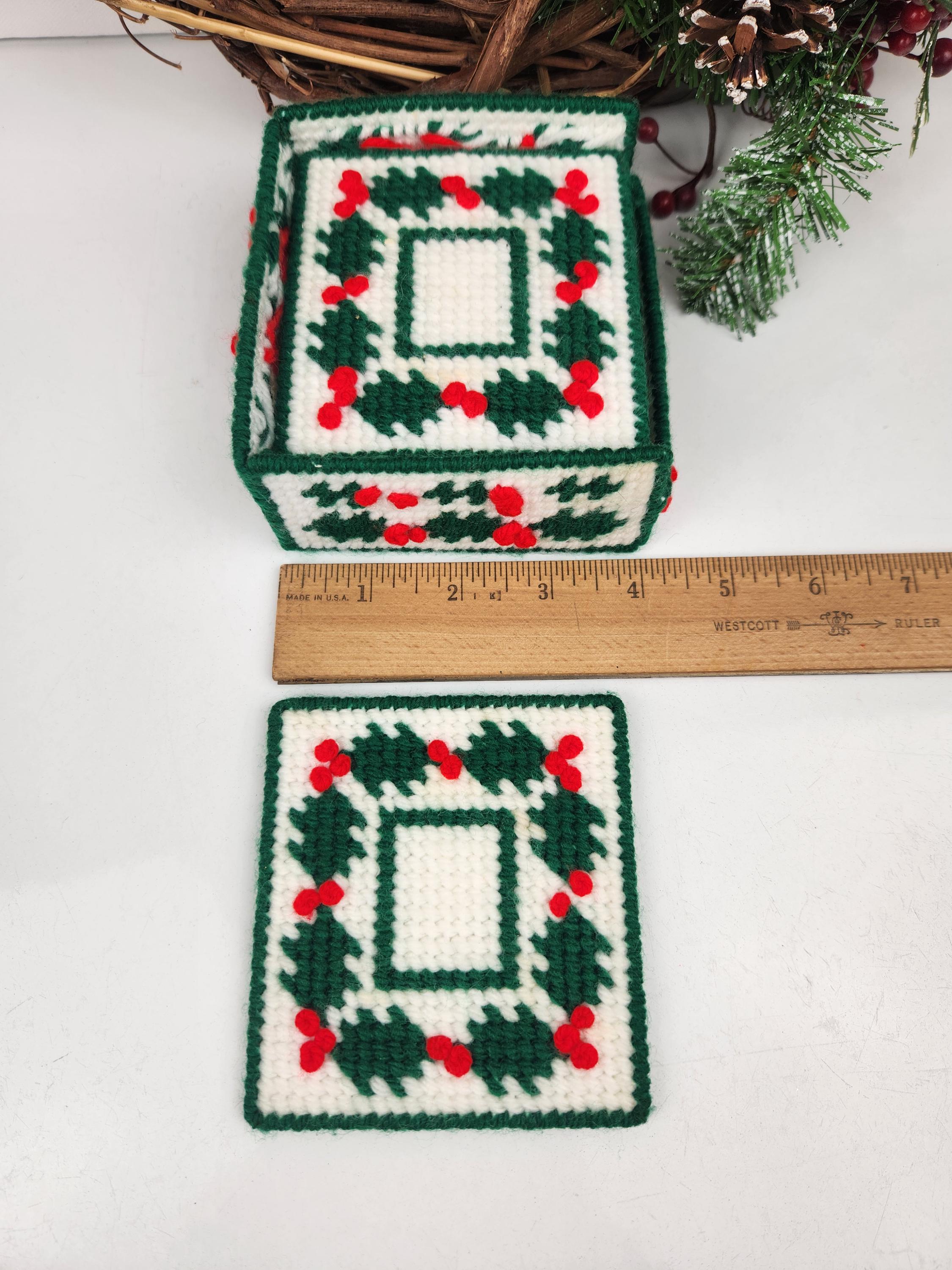 Vintage Holly Berry Christmas Drink Coasters Made of Plastic and Yarn ...