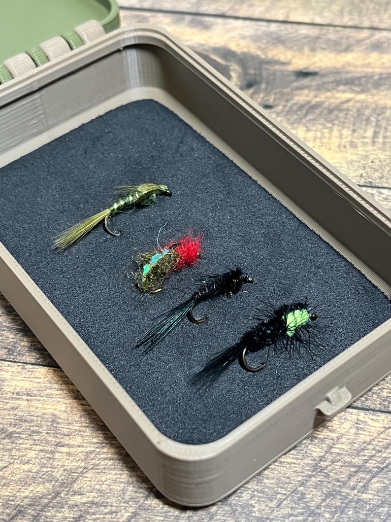 Compact Fly Fishing Box | Shirt/wader Pocket Fly Holder | Born to Fish ...