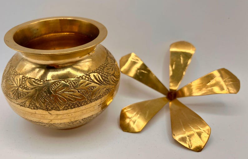 Brass Kalash and Mango Leaf Kalasham Leaves Hindu Puja Ritual ...