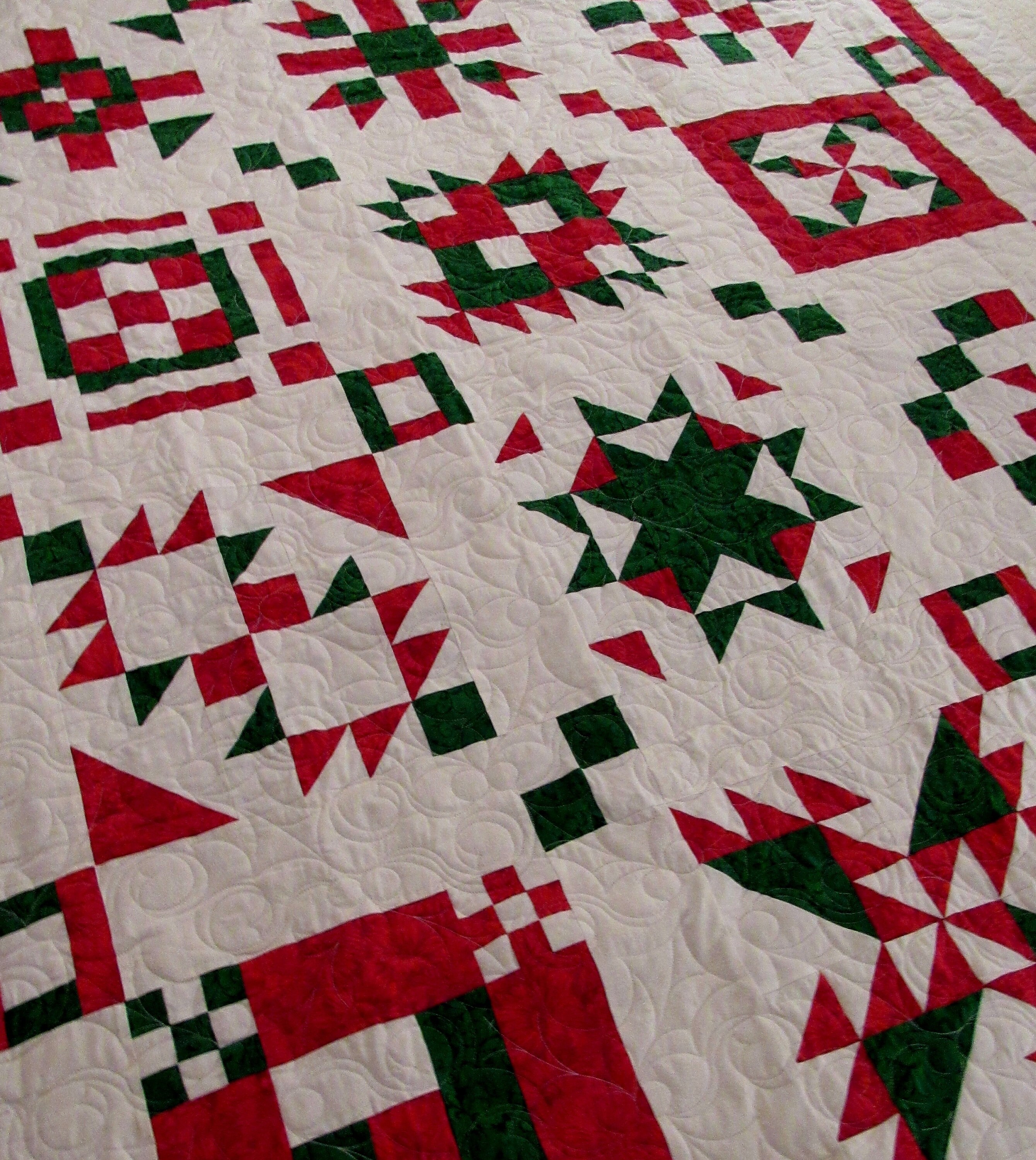 A Holiday Quilt Pattern Book Complete Cutting and Sewing Instructions ...