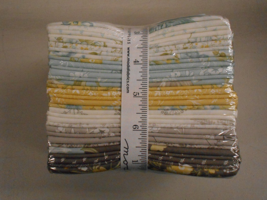 Honeybloom Soft Floral 32 FQ Bundle Fat Quarters (each 18x22) -FREE ...