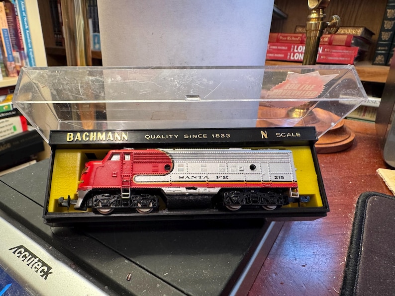 Bachmann N-scale4646 - Santa Fe F-9 EMD "a" Diesel Locomotive - Etsy