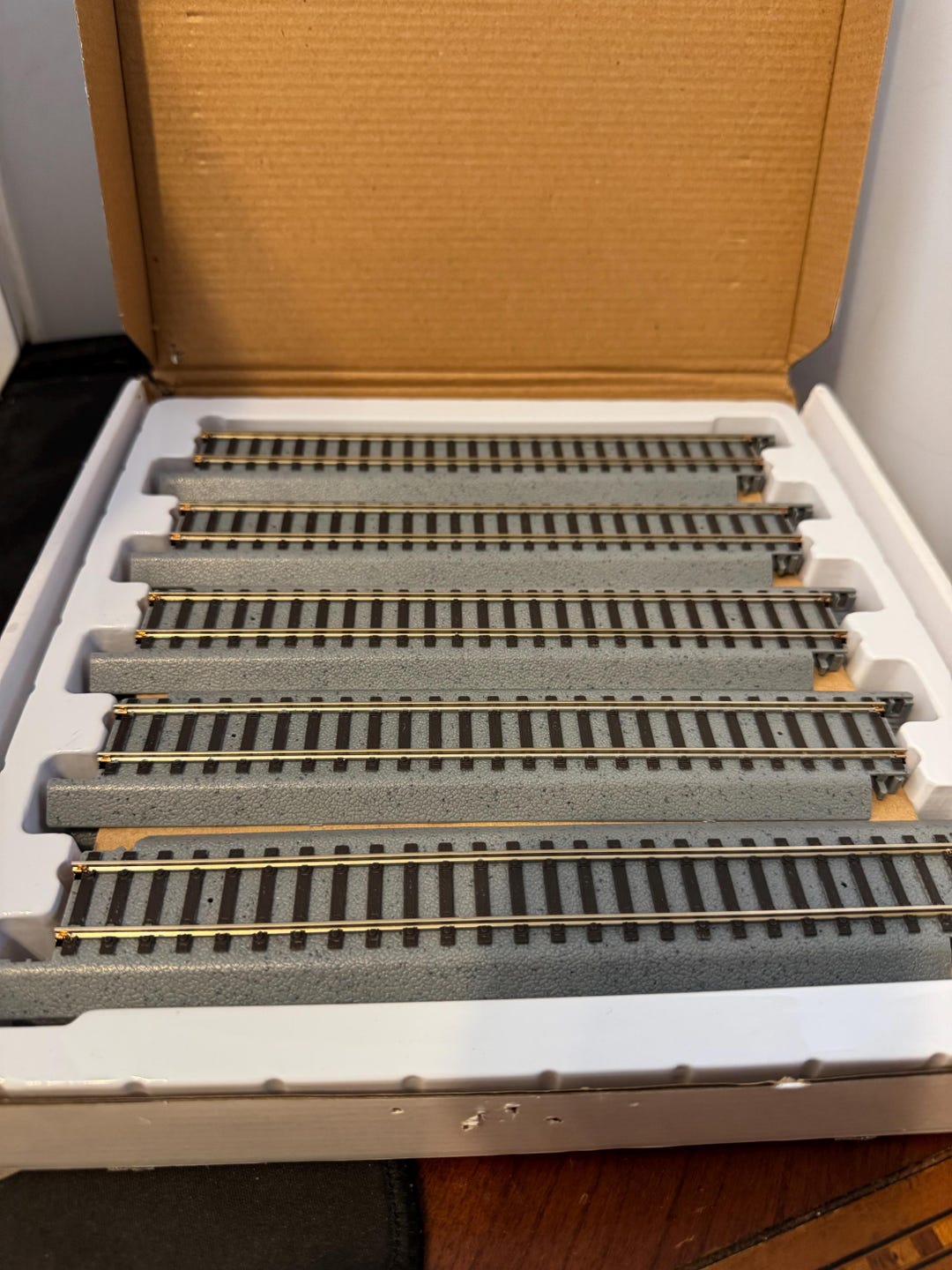 Walthers Trainline HO Scale Powe-loc Track/gray Roadbed 9" Straight - Etsy