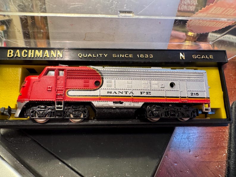 Bachmann N-scale4646 - Santa Fe F-9 EMD "a" Diesel Locomotive - Etsy