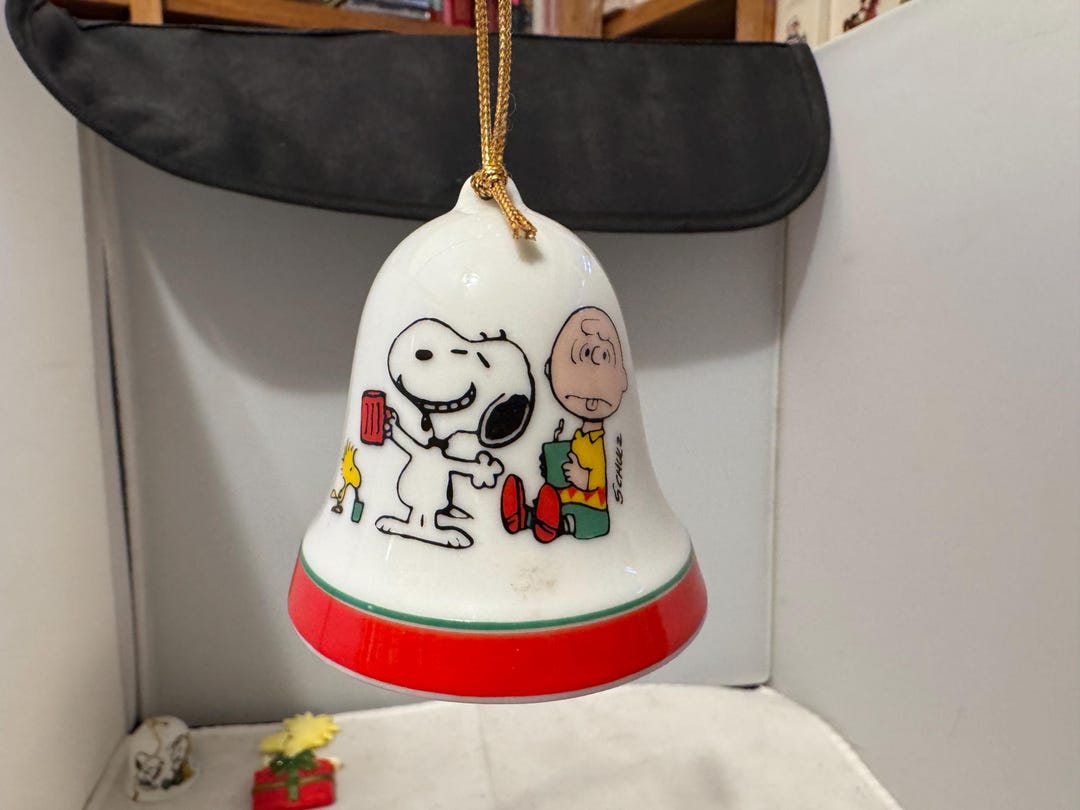 Peanut Characters 1965 Snoopy and Charlie Brown - Woodstock Makes Great ...