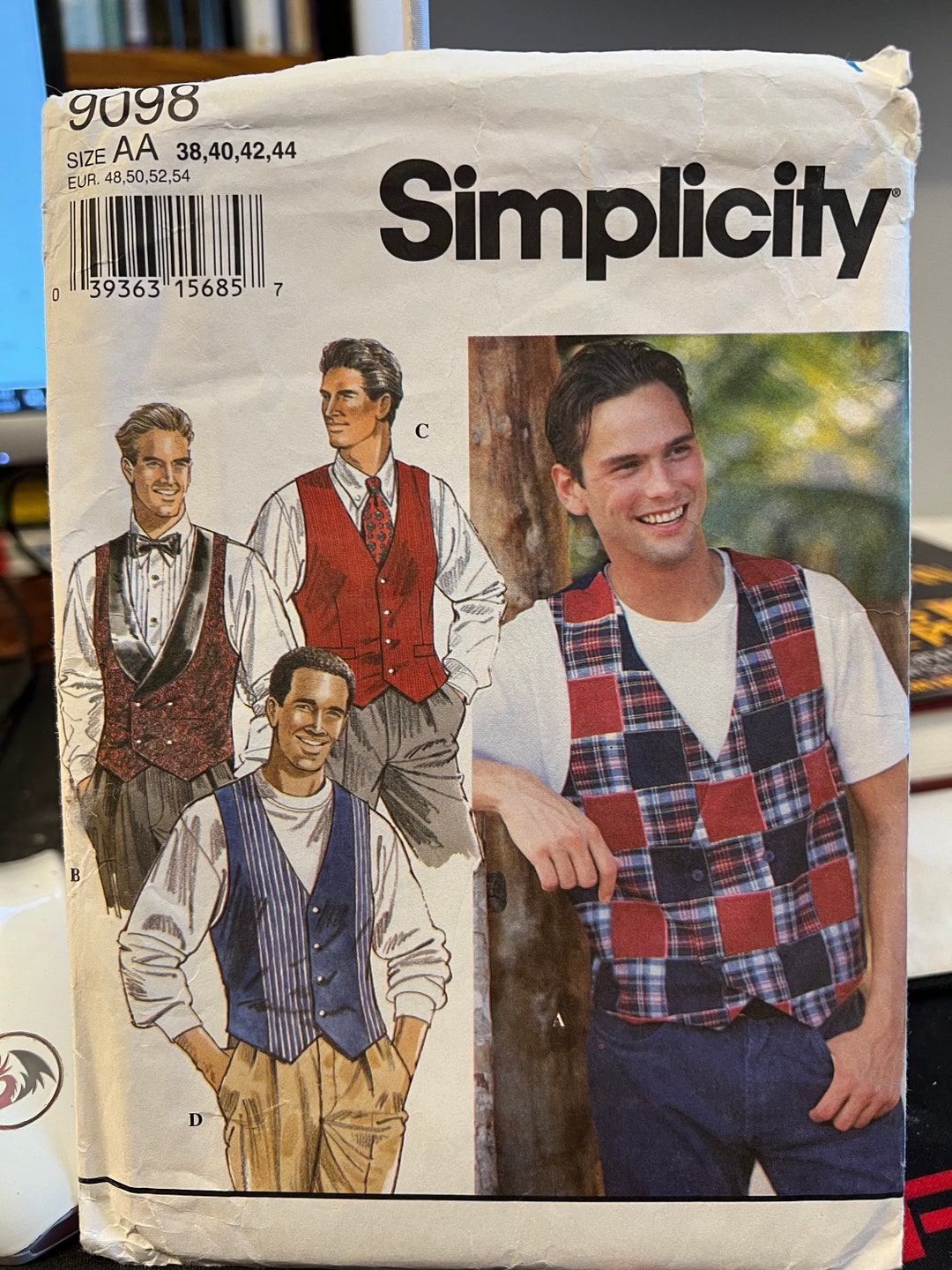 Simplicity Pattern 9098 - Men's Set of Lined Vests - Size AA 38,40,42 ...