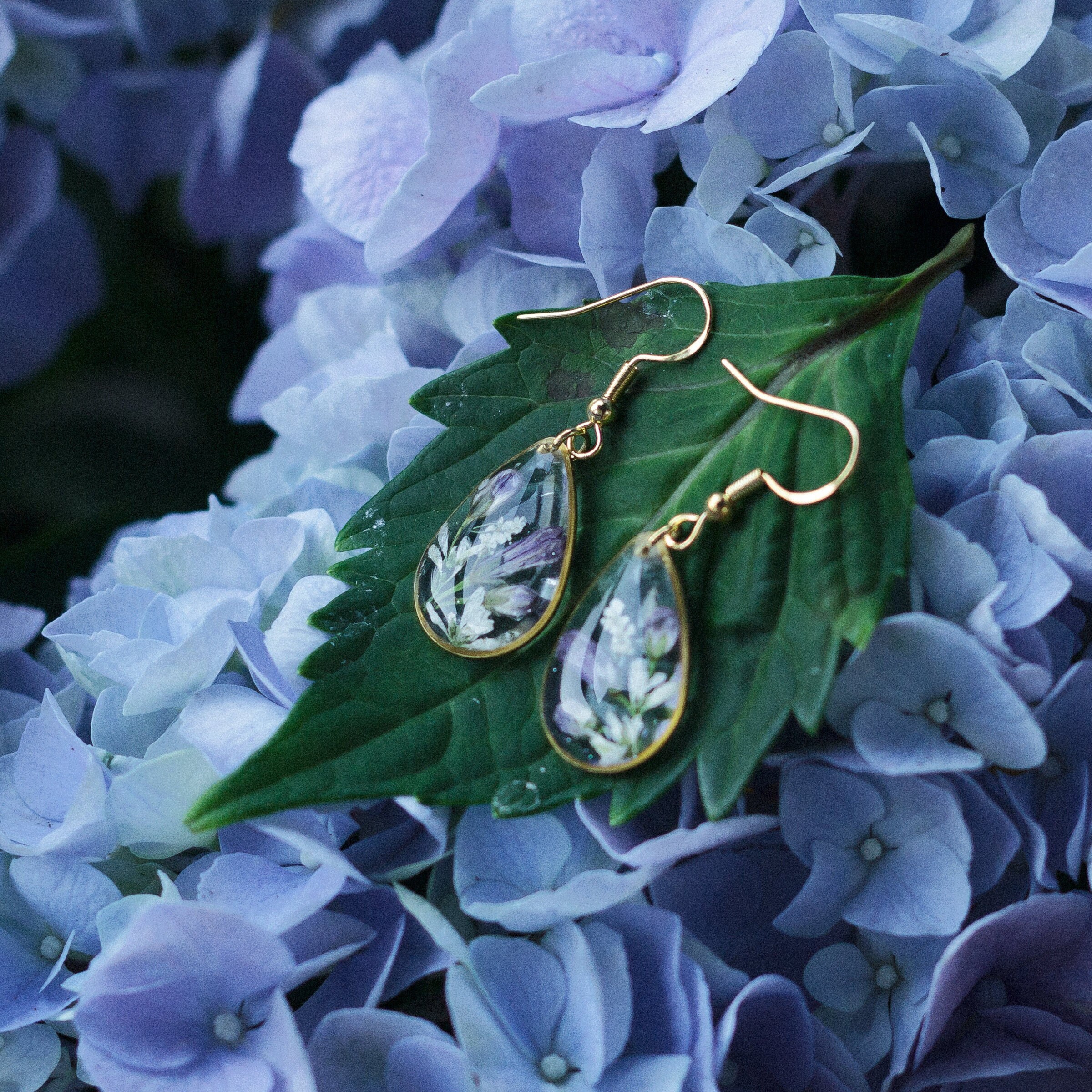 Violet Purple Flower Teardrop Gold Drop Earring, Floral Earrings, Resin ...