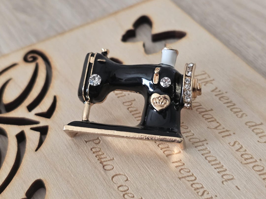 Vintage Sewing Machine Pin, Old Style Sewing Machine Brooch, Metal ...