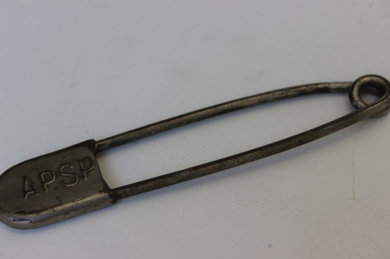 ASAP Extra Large Safety Pin Industrial Laundry Pin Tag Pin Locker ...