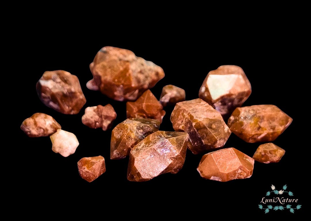 Red Quartz, 16 Pieces of Jacintos De Compostela, Quartz Mineral Points ...