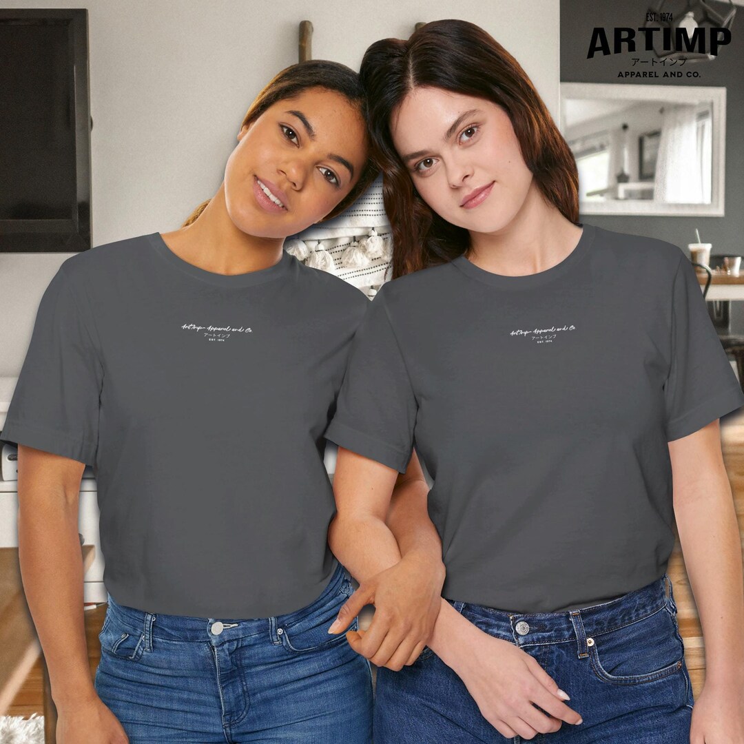 Everyday Comfort Minimalist T-shirt: Timeless Design for Relaxing at ...