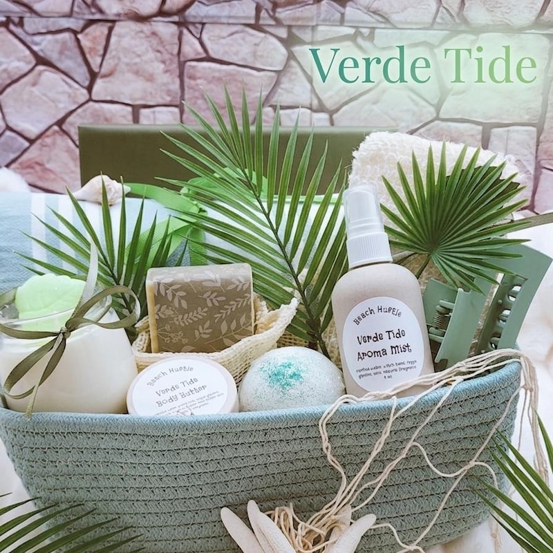 Green Themed Gift Baskets - 60+ Gift Ideas for 2026