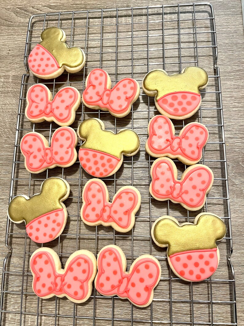 Minnie Mouse Royal Icing Sugar Cookies. Pink and Gold. Perfect for ...