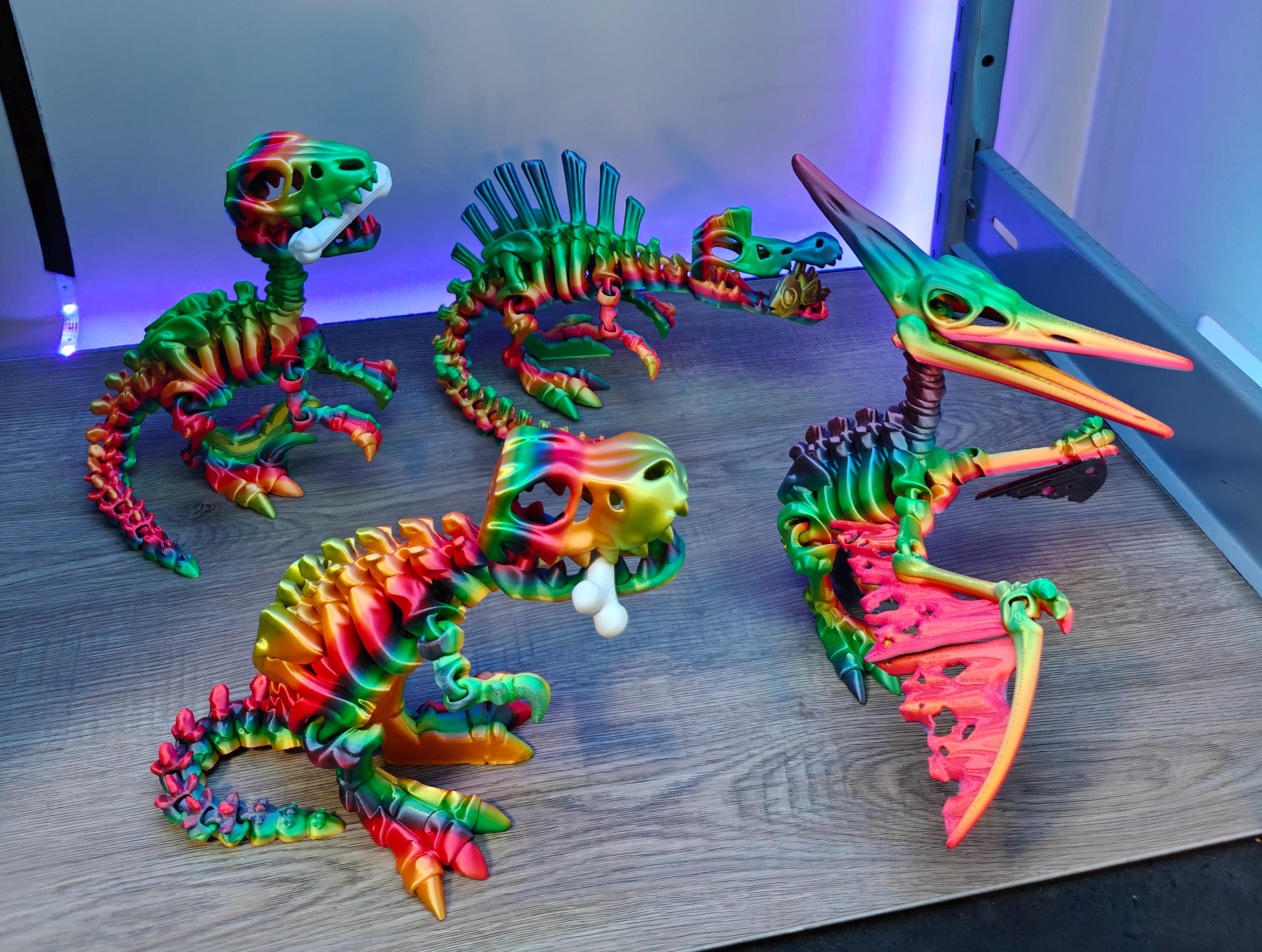 Giant Spinosaurus - 17 Inch Long Dinosaur - Articulated Toy - River ...