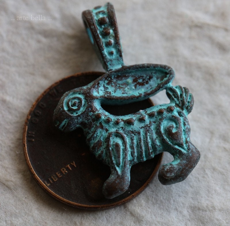 PATINA ETHNIC HARE .. 1 Mykonos Greek Rabbit Charm 18x20mm (M163-1)
