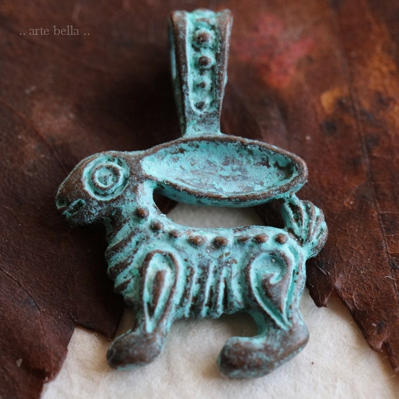 PATINA ETHNIC HARE .. 1 Mykonos Greek Rabbit Charm 18x20mm (M163-1)
