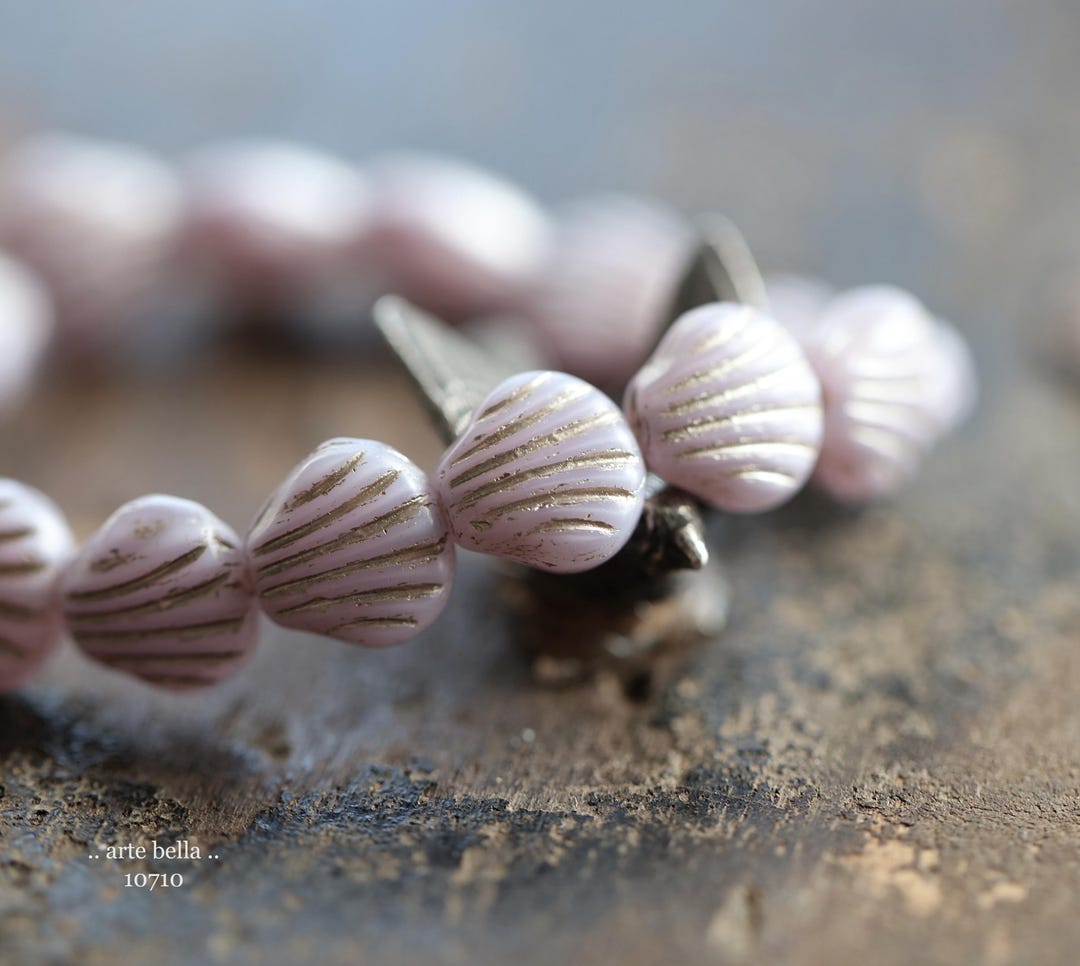 BEIGE THISTLE Bebe SHELLS .. New 15 Premium Czech Glass Shell Beads 9mm ...