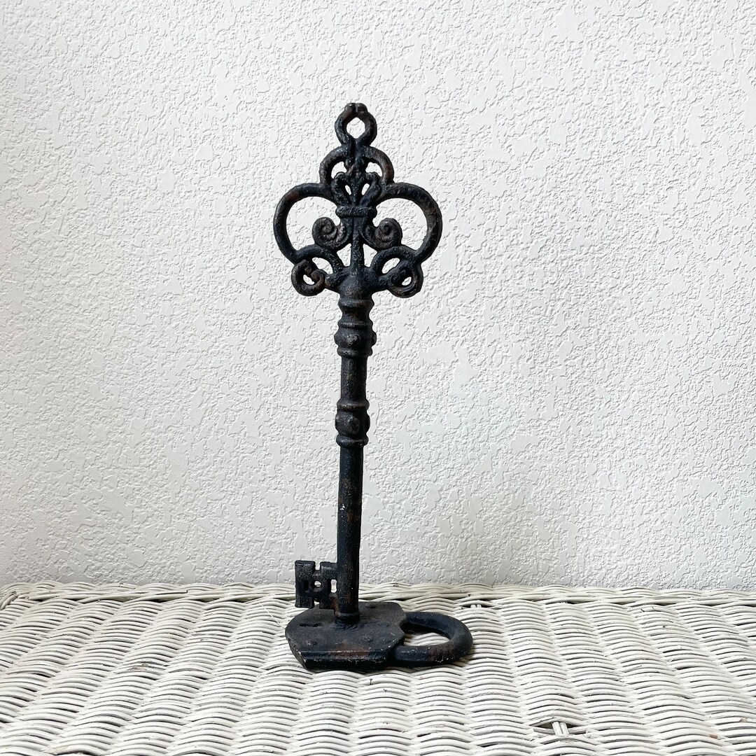 Large 13” Vintage MCM 60s Skeleton Key & Lock Stand Shelf Art Decor ...