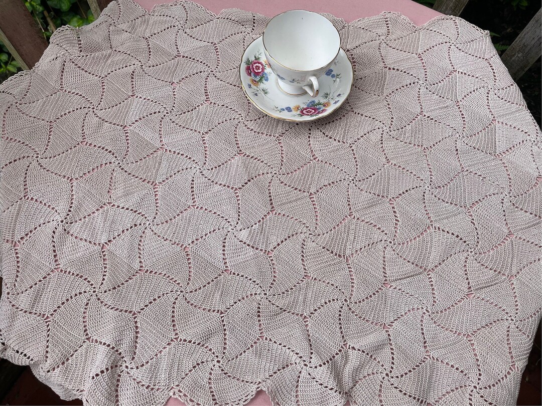 Vintage Filet Lace Swirl Pattern Tablecente21x36 Inches - Etsy