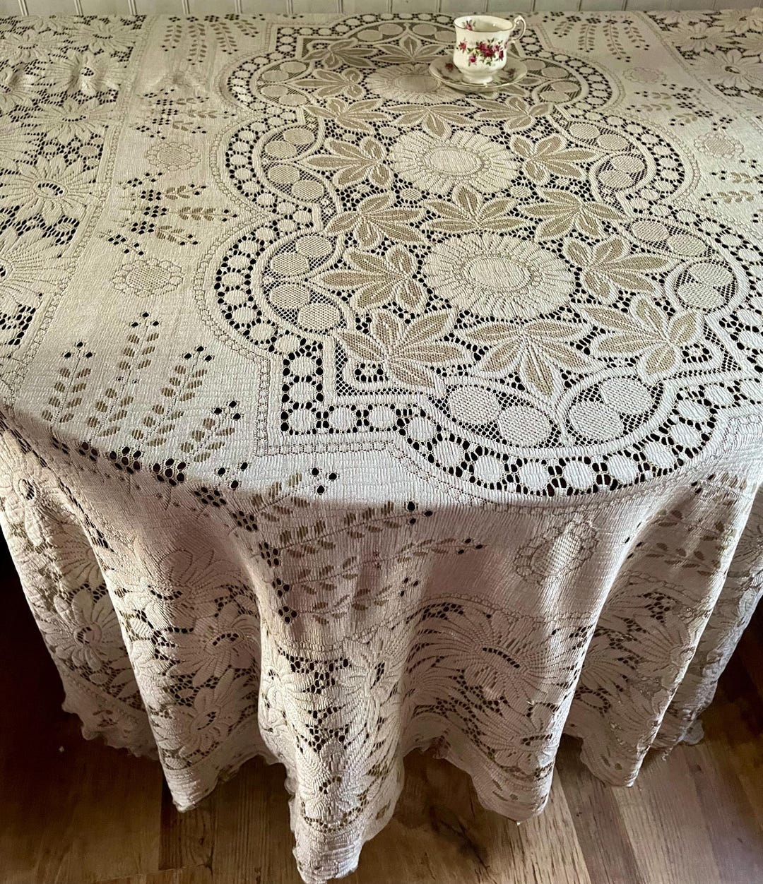 Large Vintage Madeira Lace Tablecloth 64x86 Inches - Etsy